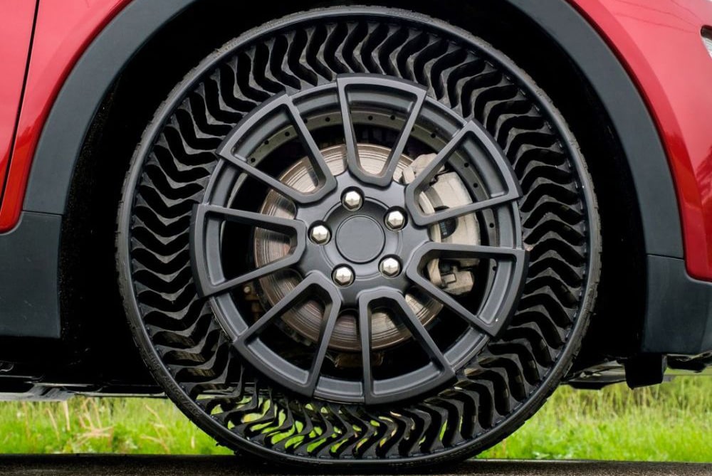 La galère du pneu crevé… c’est fini avec le pneu sans air increvable ...